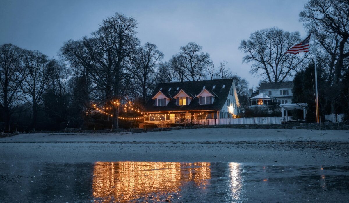 Residential & Commercial Landscape Lighting for Outdoors